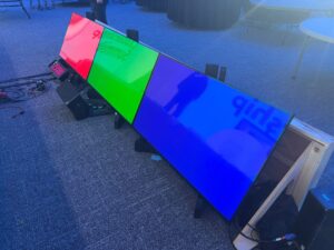 What Is a Confidence Monitor, Teleprompter, and Their Differences?